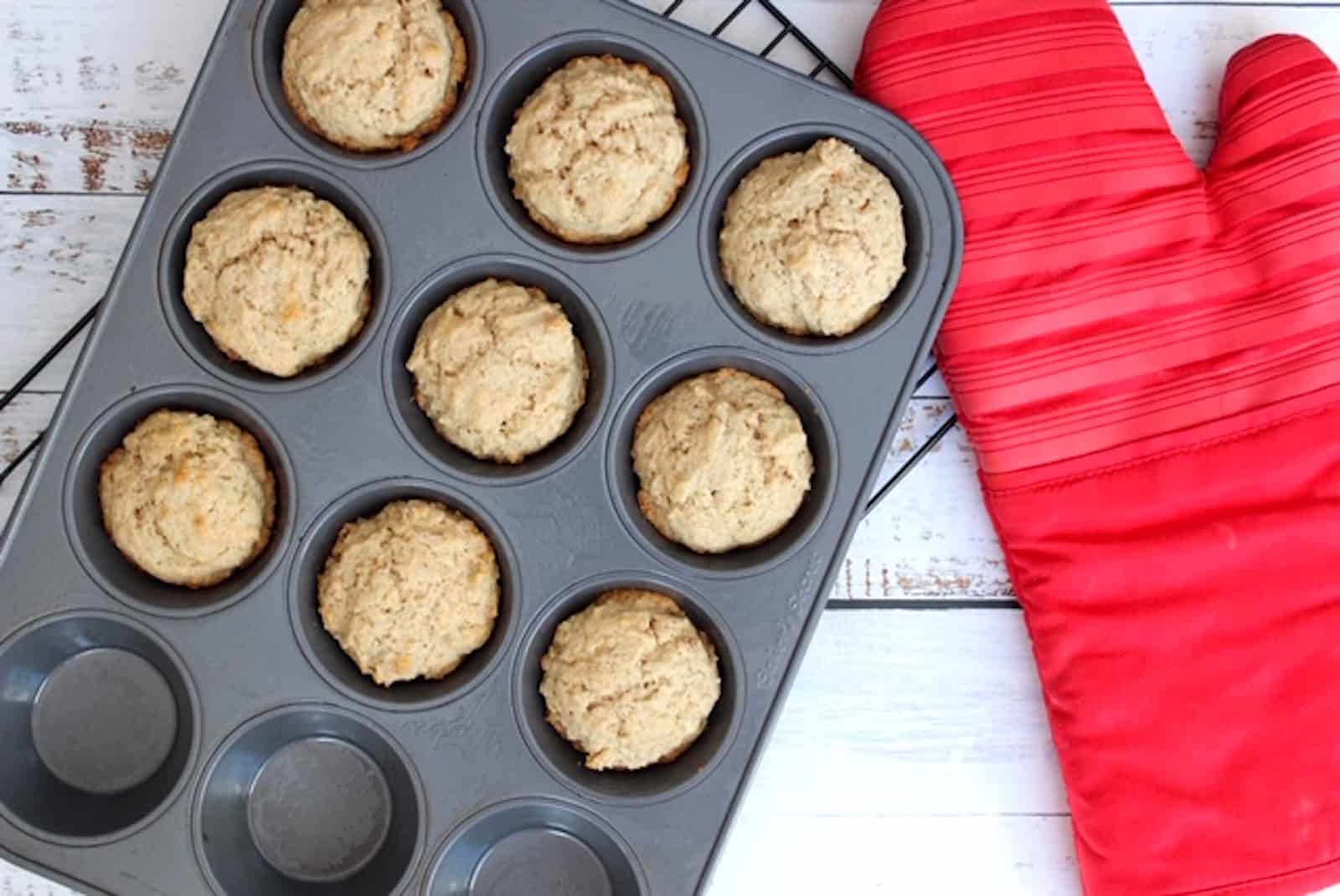 Cinnamon Sugar Donut Muffins | A Baker's Bookshelf
